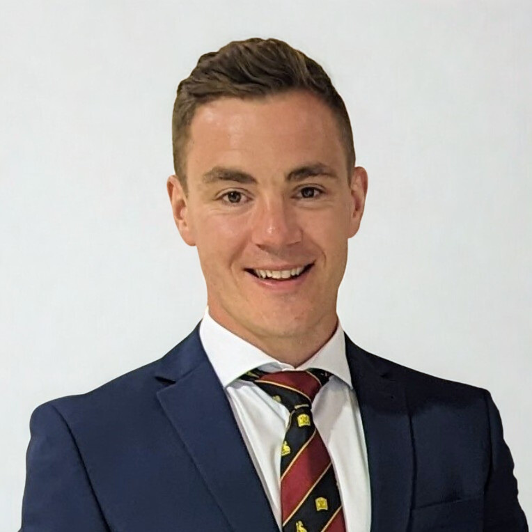 Mr Patrick McCabe - Consultant Orthopaedic Surgeon